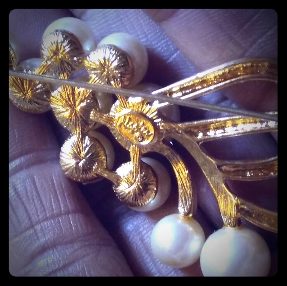 Napier | Jewelry | Vintage Napier Ribbon Brooch | Poshmark